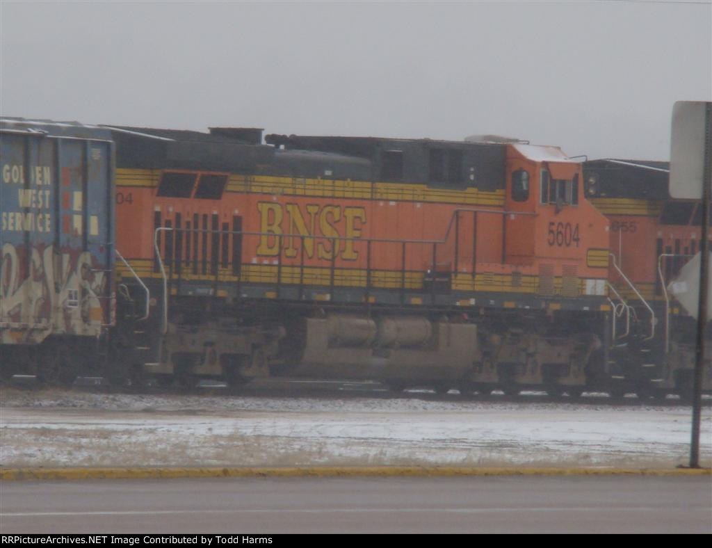 BNSF 5604